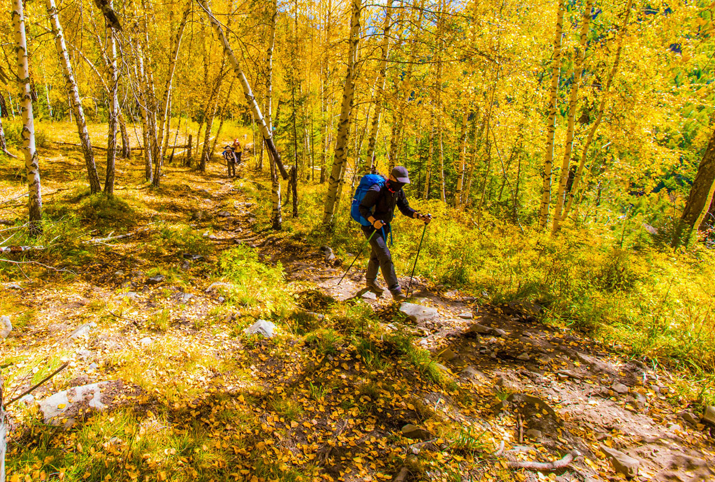 新疆天山博格达峰徒步攻略，博格达登山大本营摄影