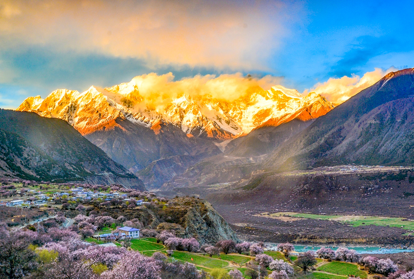 新疆天山博格达峰徒步攻略，博格达登山大本营摄影